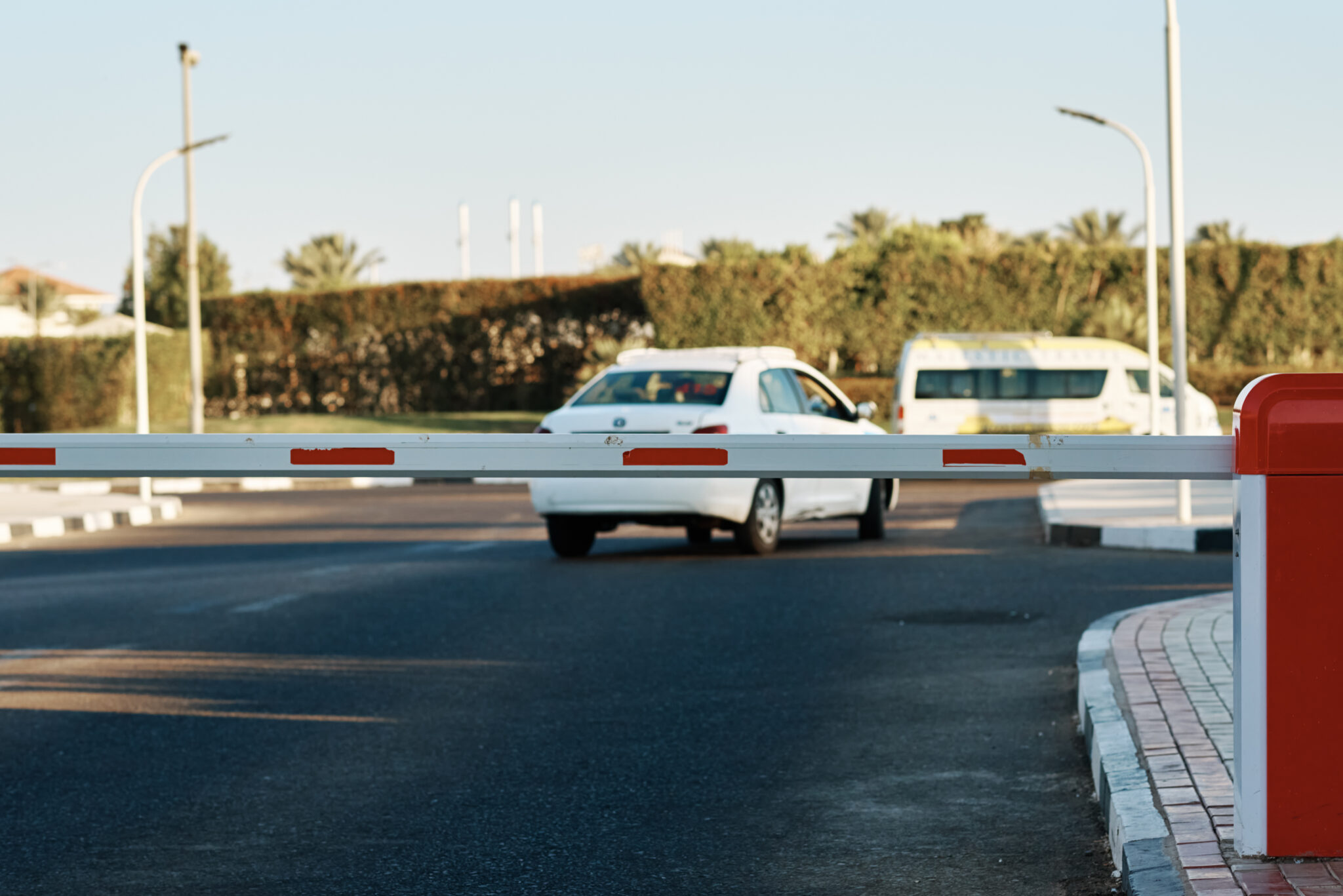 Double Broken Yellow Line: The Ultimate Guide | Clover Leaf Driving School